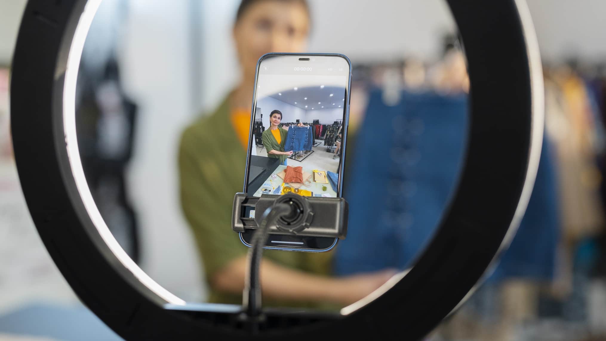 Influenceurs virtuels : ils rivalisent avec les humains, mais l'authenticité fait la différence ...